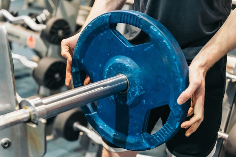 Beginner’s Guide To Weight Training - muscleandstrong.com