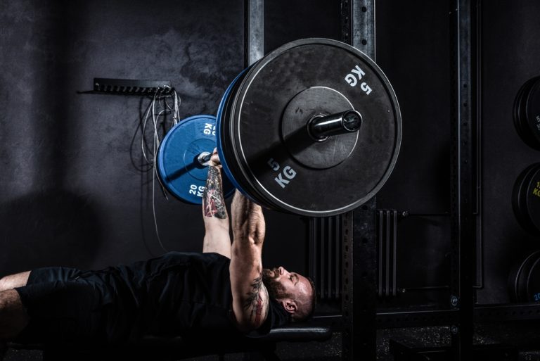 How Much Should You Be Able To Bench Press? - muscleandstrong.com