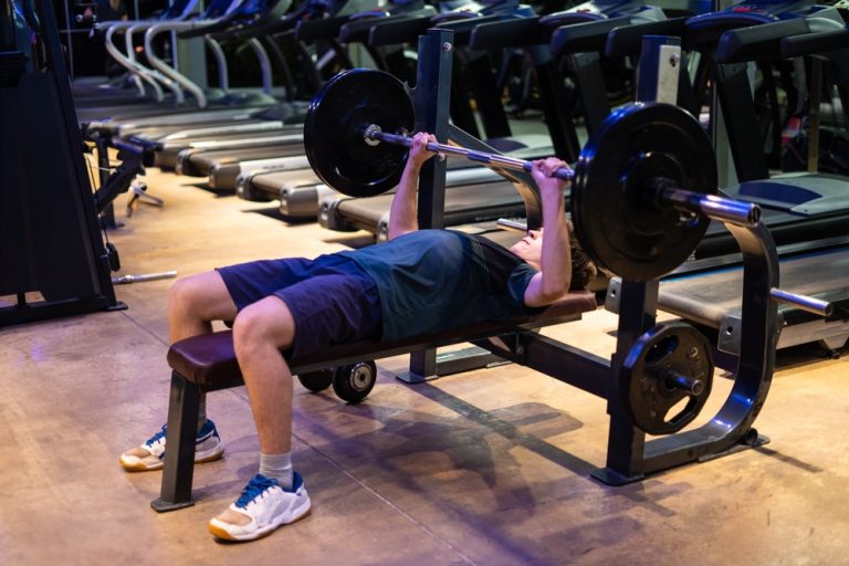 How Much Should You Be Able To Bench Press? - muscleandstrong.com