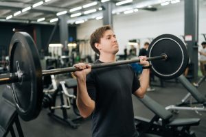 5 Reasons Why Ego Lifting Is Bad For You - muscleandstrong.com