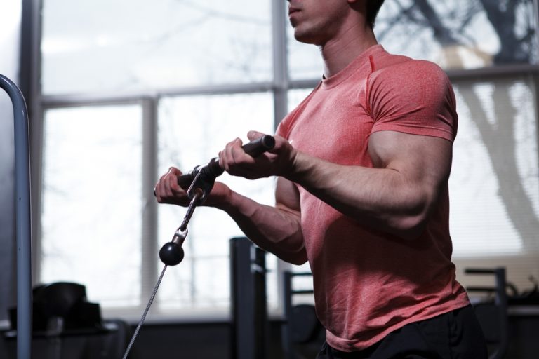 How To Do The Cable Biceps Curl Correctly - muscleandstrong.com