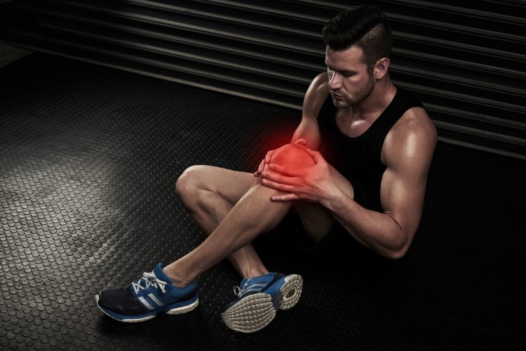 Things To Do If Squats Hurt Your Knees - muscleandstrong.com