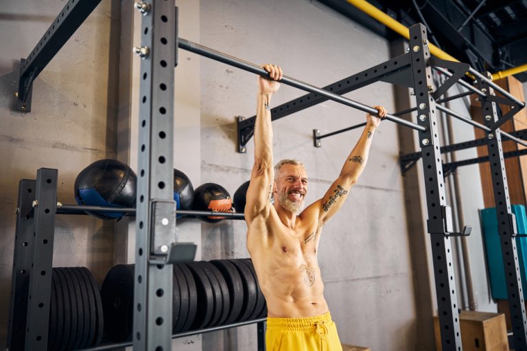 5 Best Isometric Exercises For Muscle Building - muscleandstrong.com