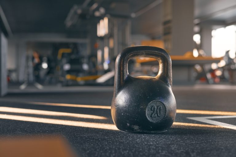 How To Do Suitcase Carry Exercise Correctly For Functional Strength ...