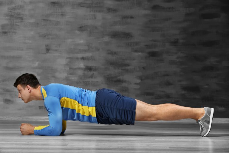 Your No-Fluff Guide to Crushing a 30-Day Plank Challenge ...