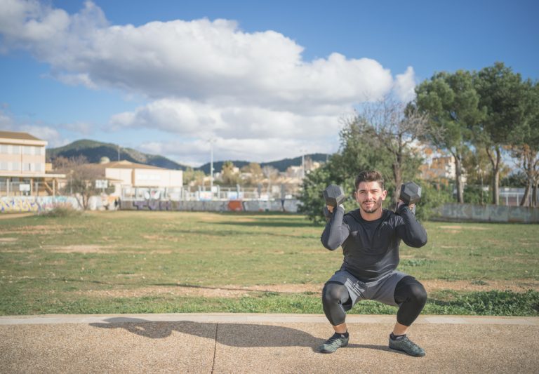 How To Correctly Perform Romanian Deadlift With Dumbbells ...